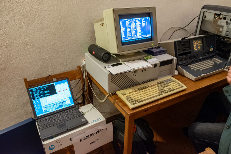 “SuperCGA” and ATI Graphics Solution and GEM Desktop – Vintage ...