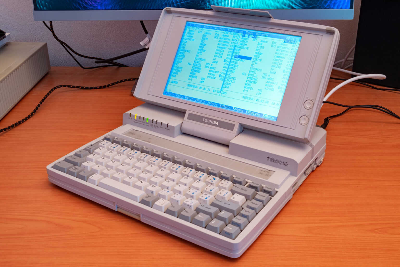 Toshiba T1200XE (1990) – Vintage Computers and 3D Acceleration